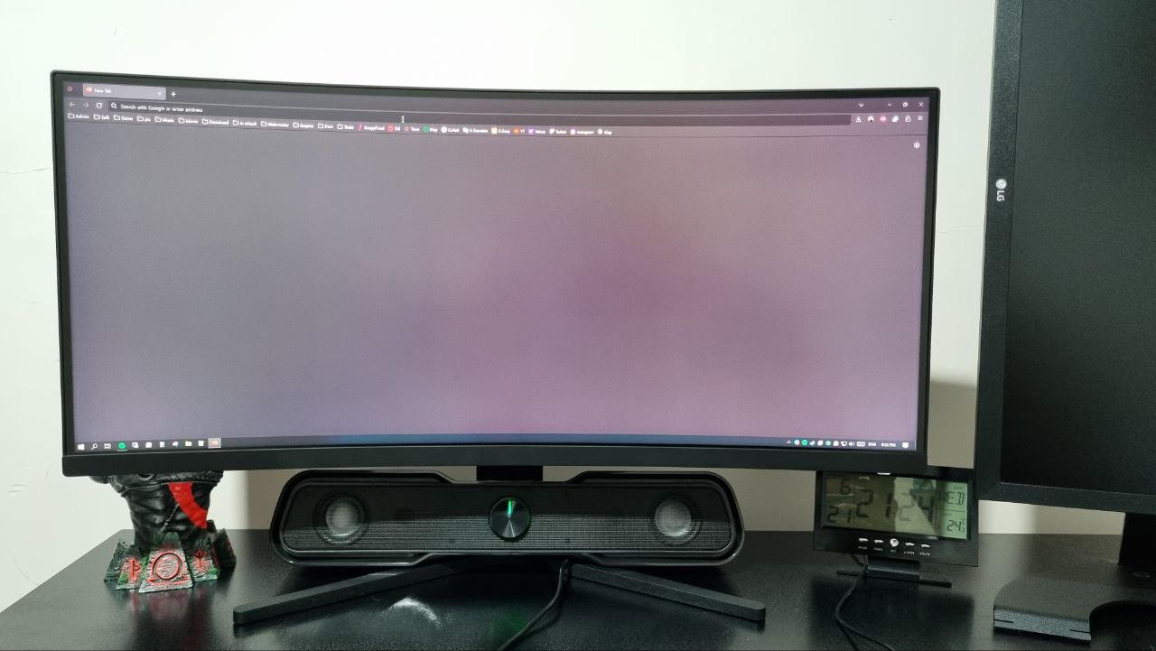 Question - Color difference on the right and left side, one monitor ...